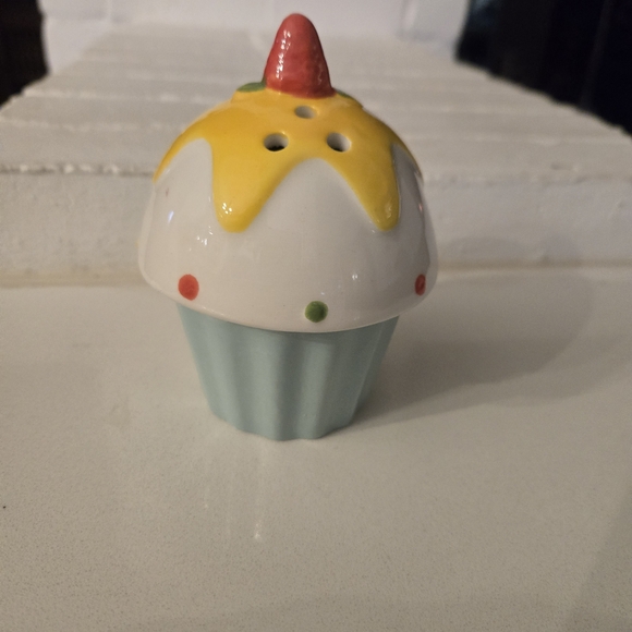 The Unbranded Brand | Kitchen | Colorful Cupcake Ceramic Sprinkle ...